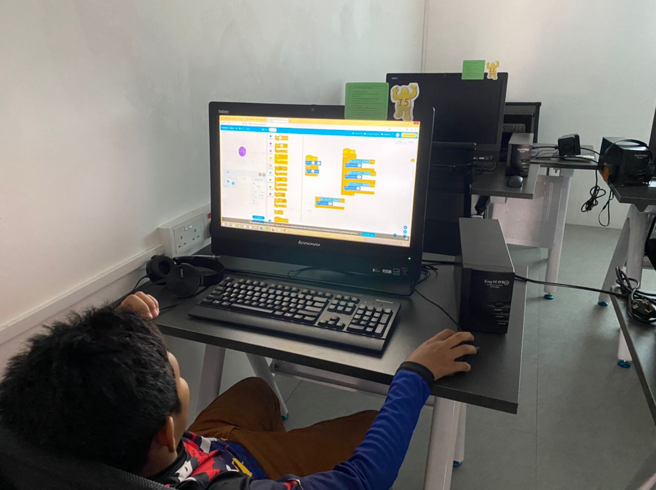 STEM Online: mBlock 2022/4 PEDi – Group 2 – Ir. Dr. Nurul Hazlina Noordin