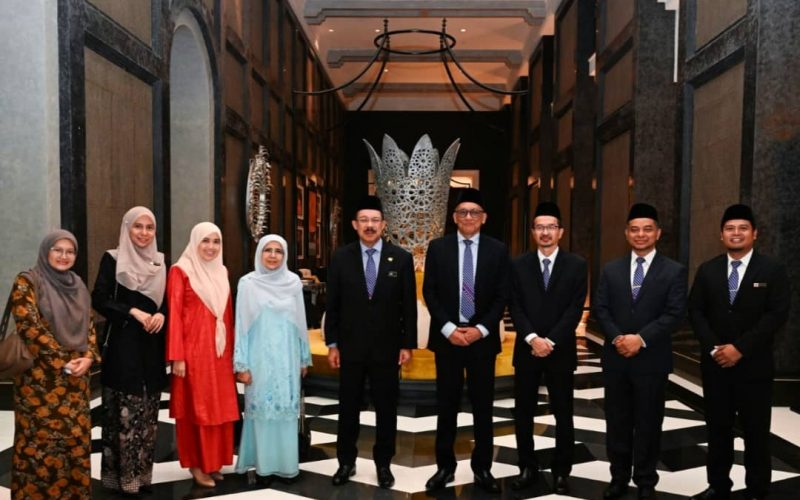 KSN dilantik Pro-Canselor UMT baharu (Kosmo | 14 Mac 2024) – UMPSA Library